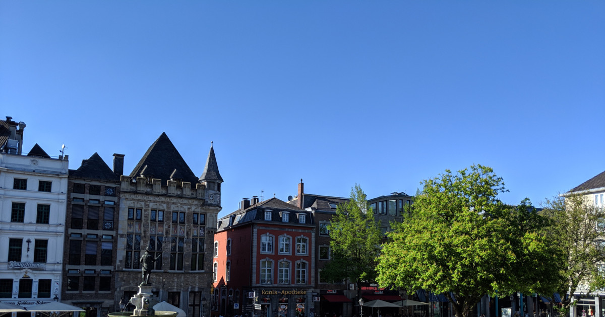 Visitando a fronteira entre três países Dreiländereck e a cidade de ...